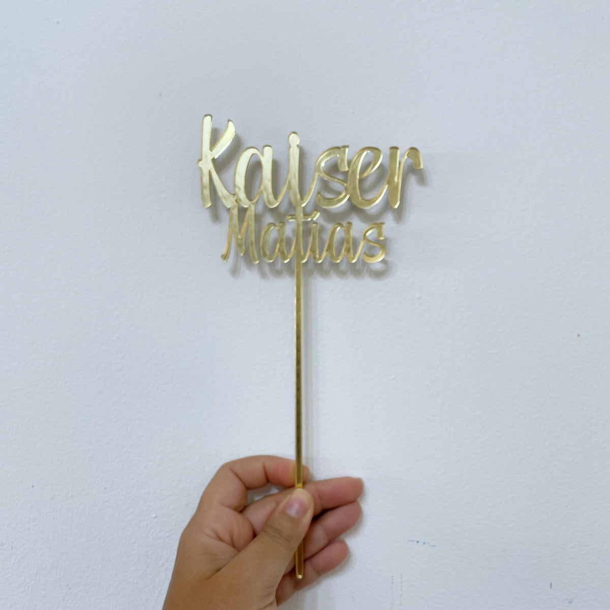 Cake Topper - Nombre Personalizado en Acrílico – CraftsbyWendyHerrera